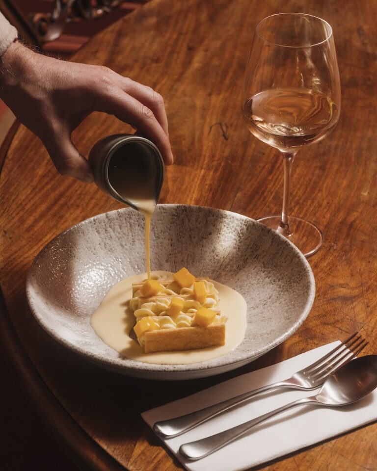 The Jolly Tanners Pub - Historic Pub in Staplefield