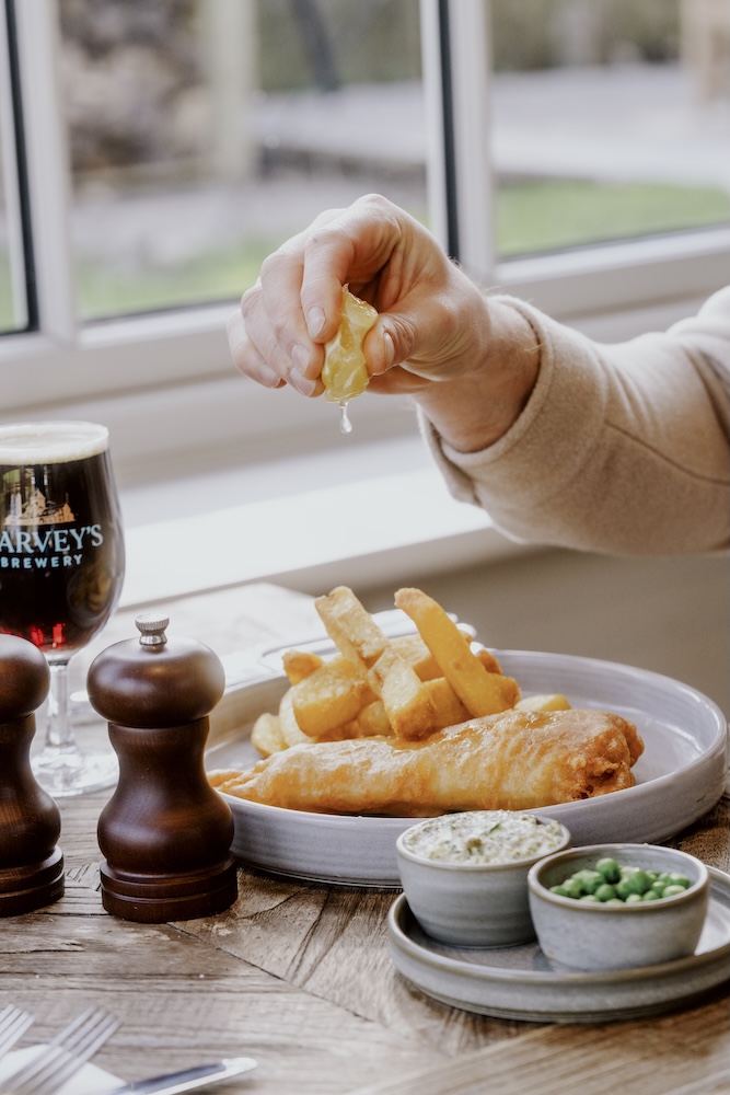 The Jolly Tanners Pub - Historic Pub in Staplefield