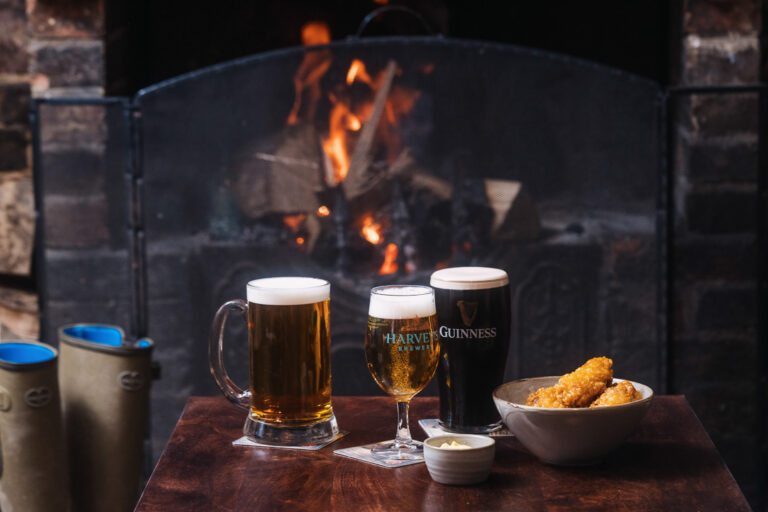 The Jolly Tanners Pub - Historic Pub in Staplefield