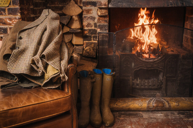 The Jolly Tanners Pub - Historic Pub in Staplefield