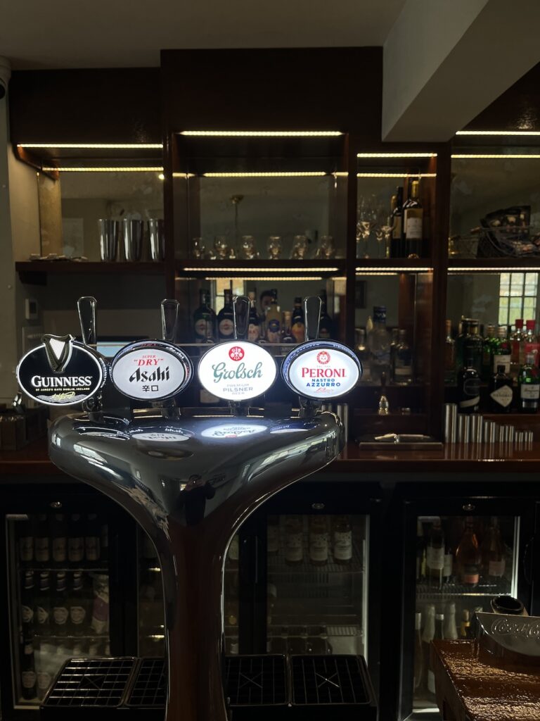 The Jolly Tanners Pub - Historic Pub in Staplefield